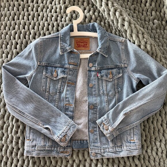 Levi's | Jackets & Coats | Levis Womens Original Trucker Jacket Size S ...